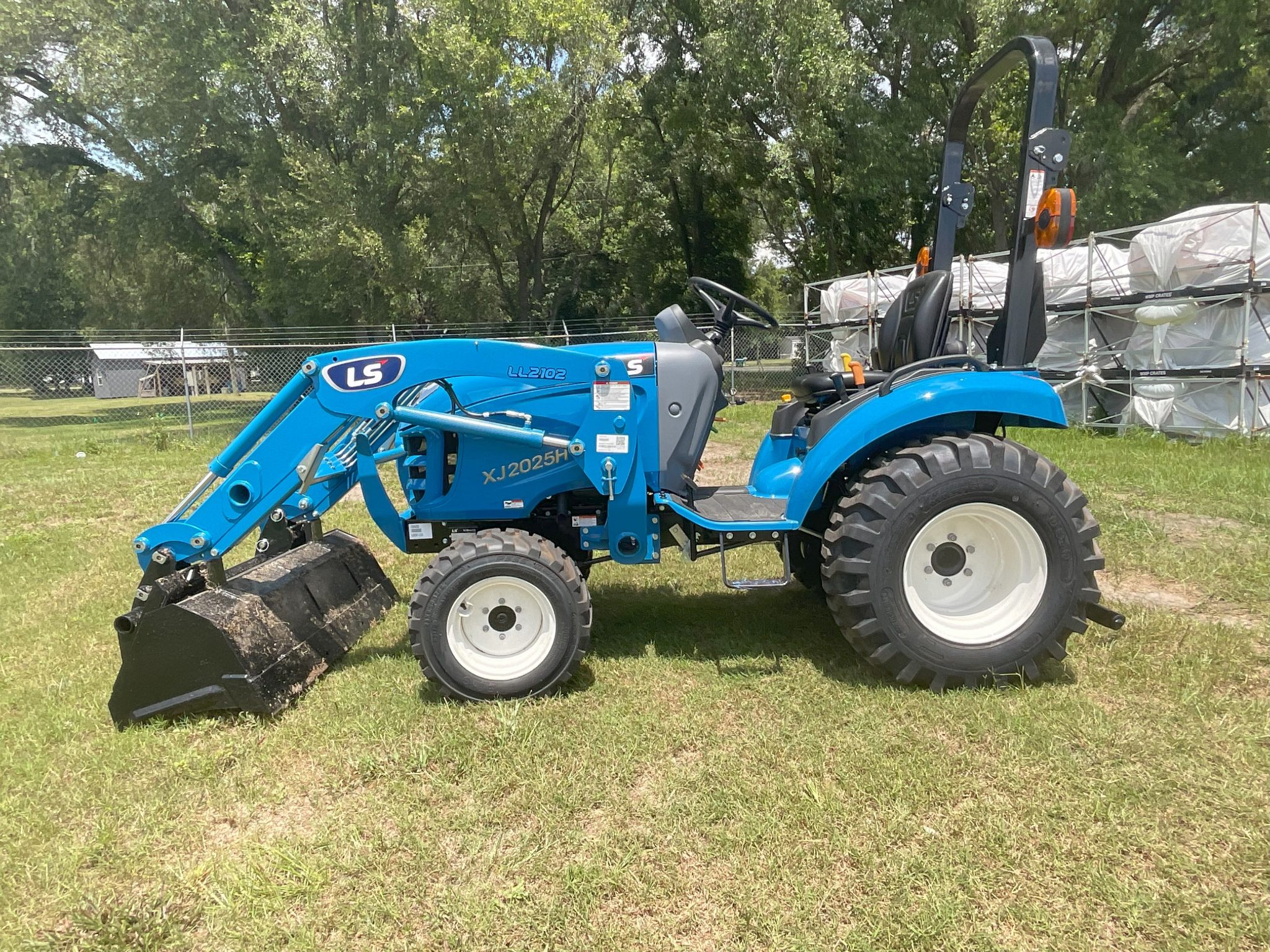 2023 LS Tractor XJ2025H Compact Tractor